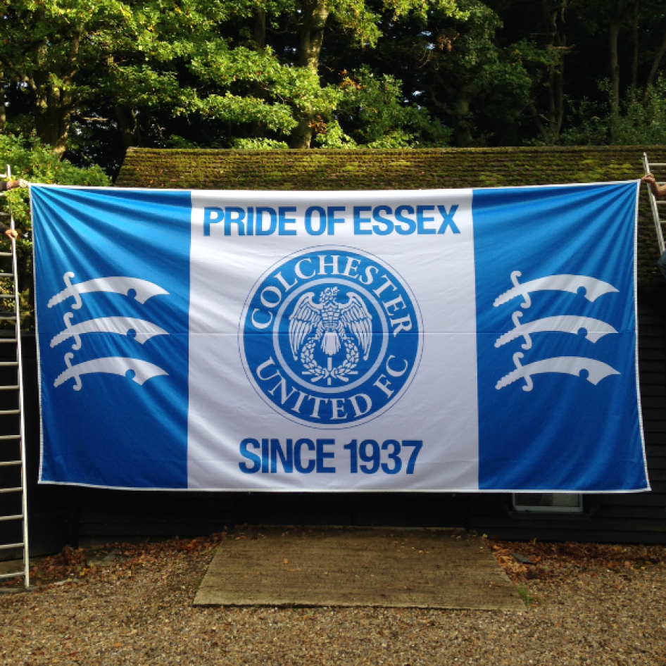 20ft x 10ft (6.10m x 3.05m) Custom Football Flag | footballflags.co.uk